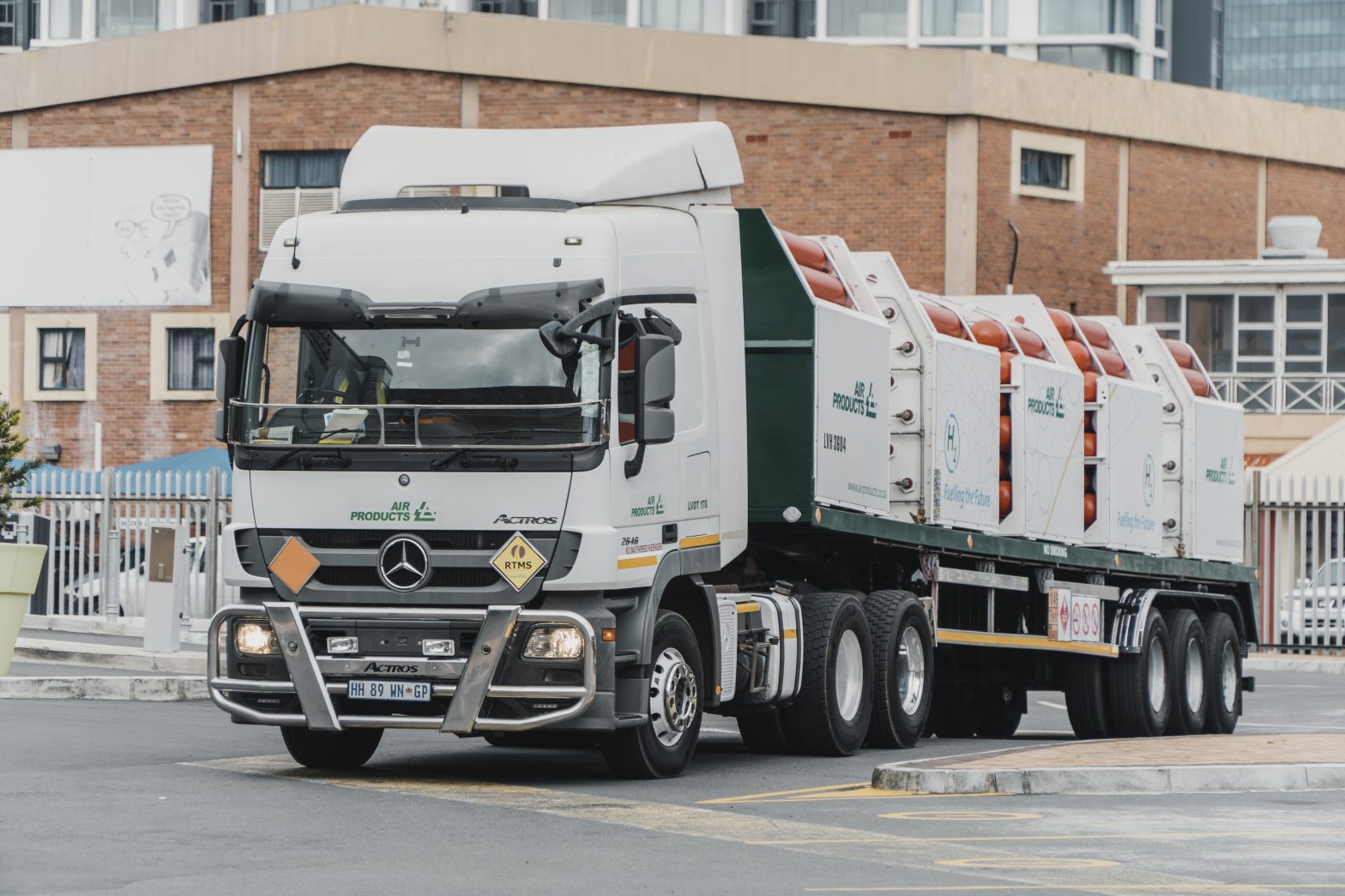 Air Products’ Hydrogen For Mobility - AIR PRODUCTS